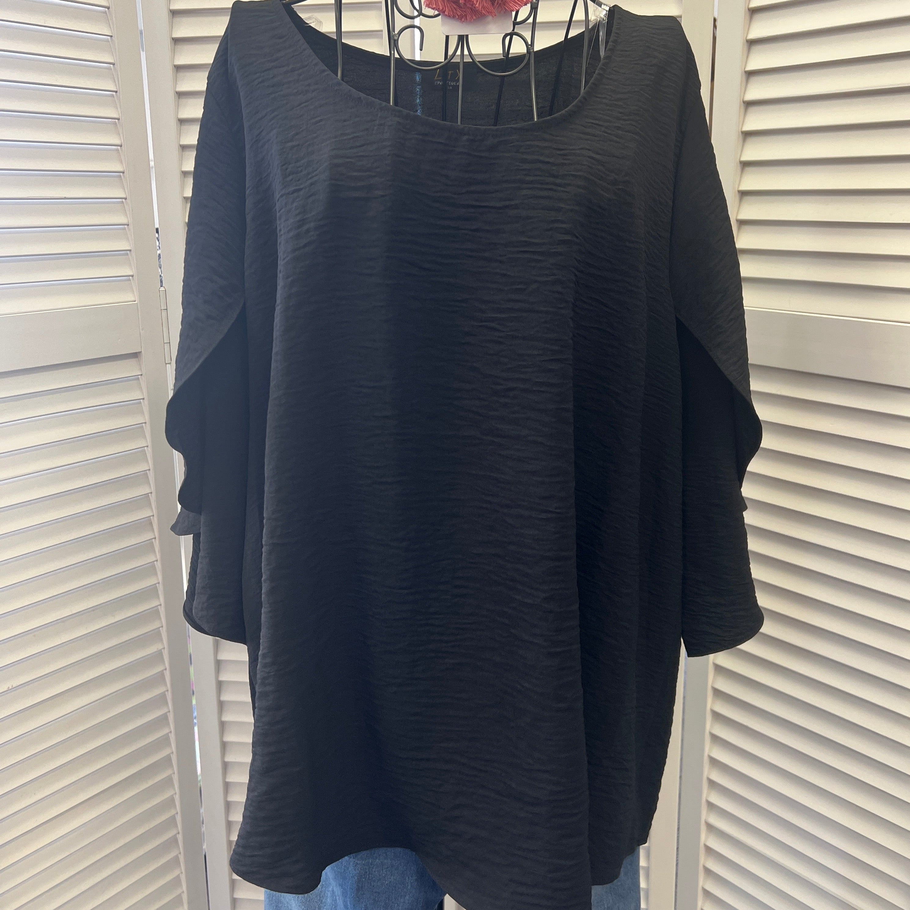 Black Airflow Solid Top With Tulip Sleeve Plus – Sisters Gifts & More